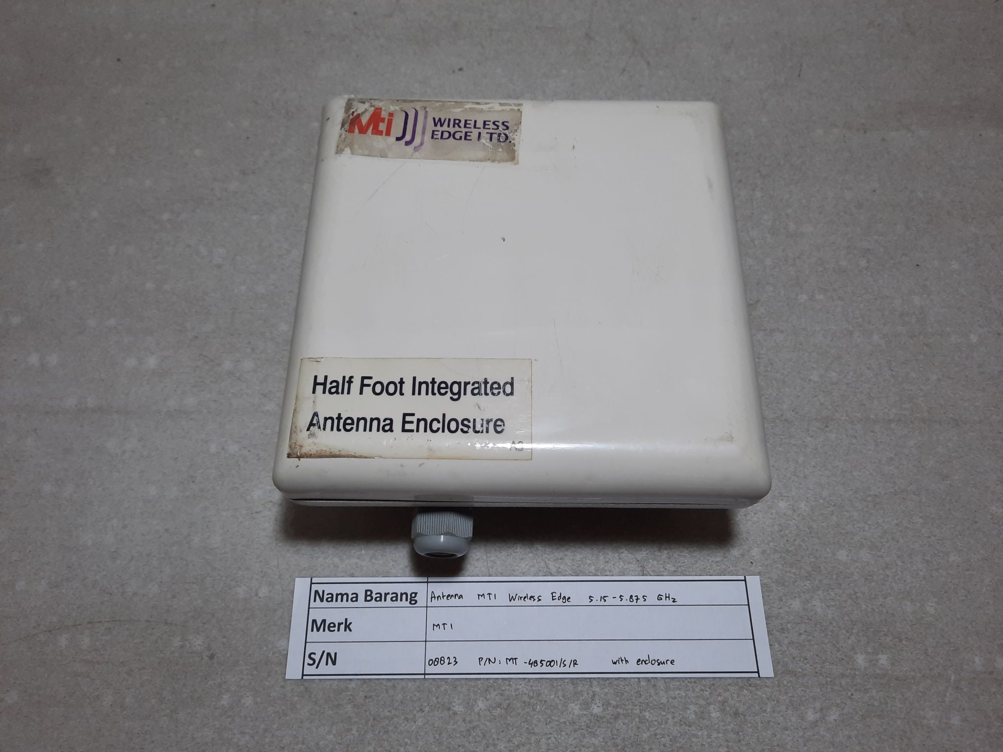 MT-485001-S-R with Enclosure Antenna 5.51-5.875 GHz – MTI Wireless Edge ...